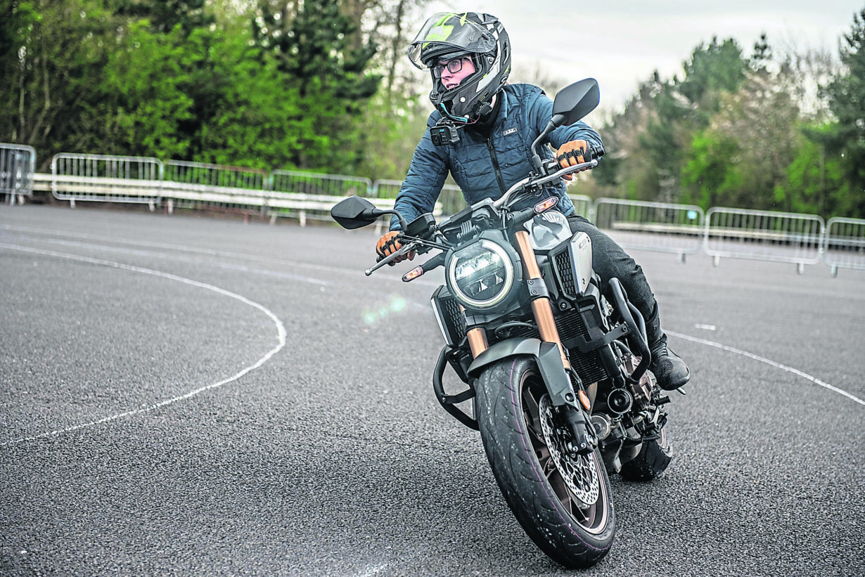 RIDER SKILLS: Braking IN a corner | Motorcycle Sport & Leisure